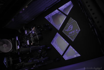 Lian Li O11 XL, custom loop, front distro plate, black & yellow » builds.gg