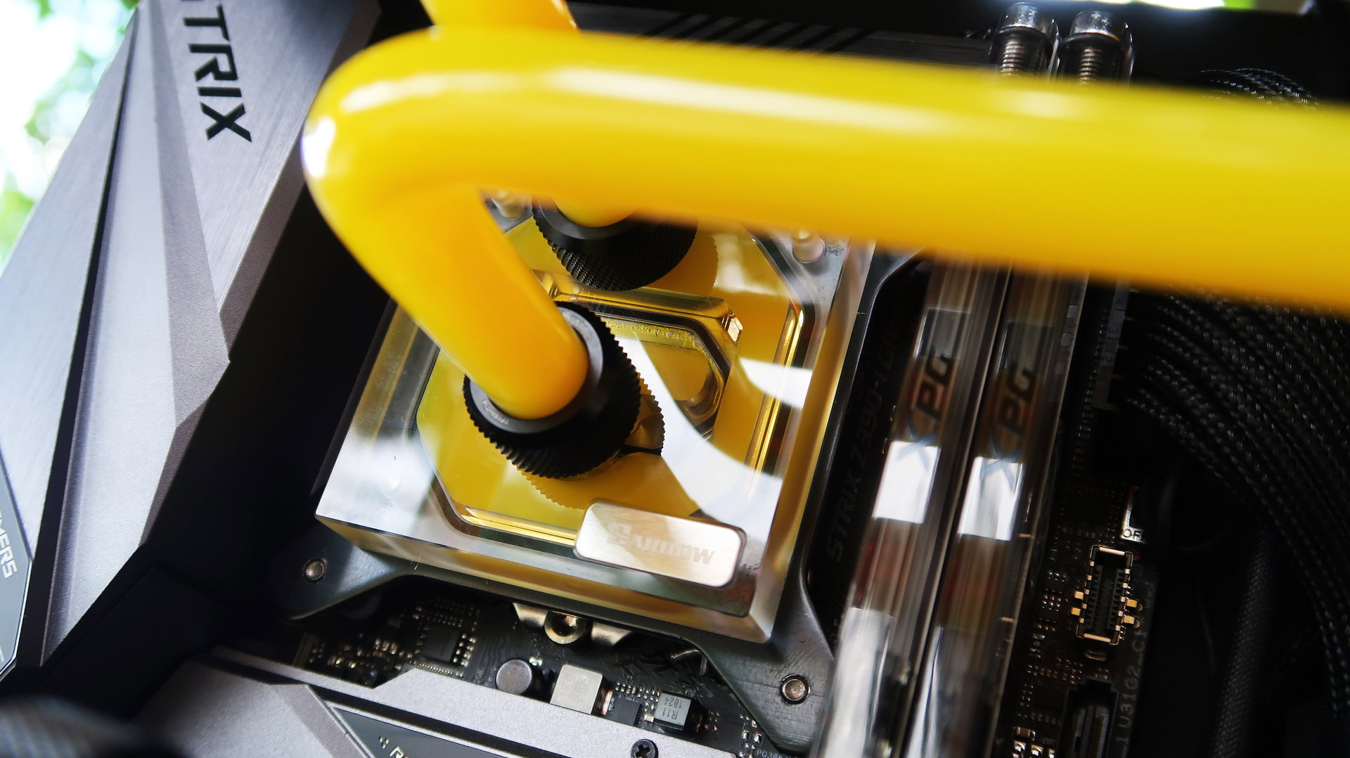 Custom Pc Build #51" Rogue " Cougar Conquer Essence » builds.gg