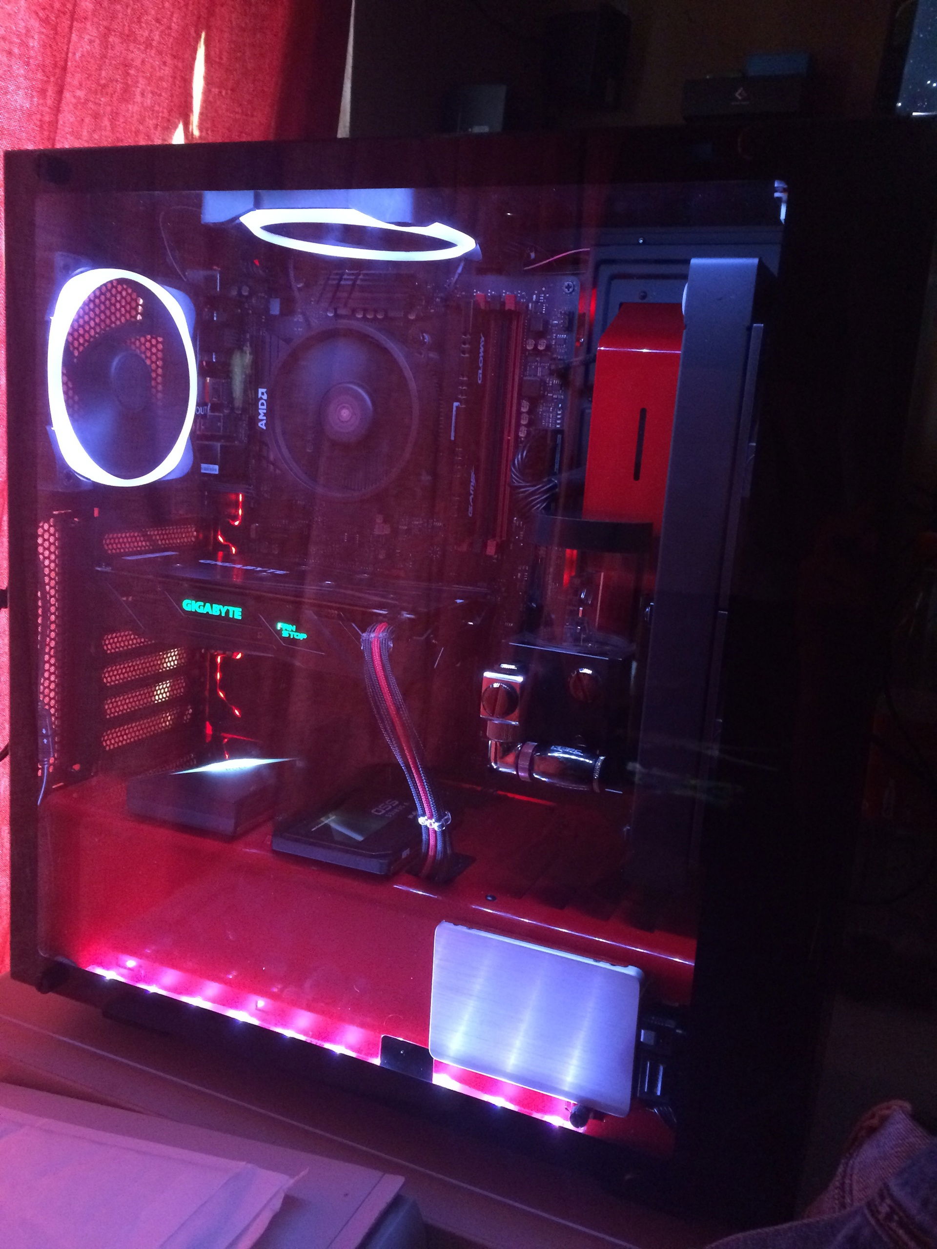 Red & Black Themed Custom Build » builds.gg