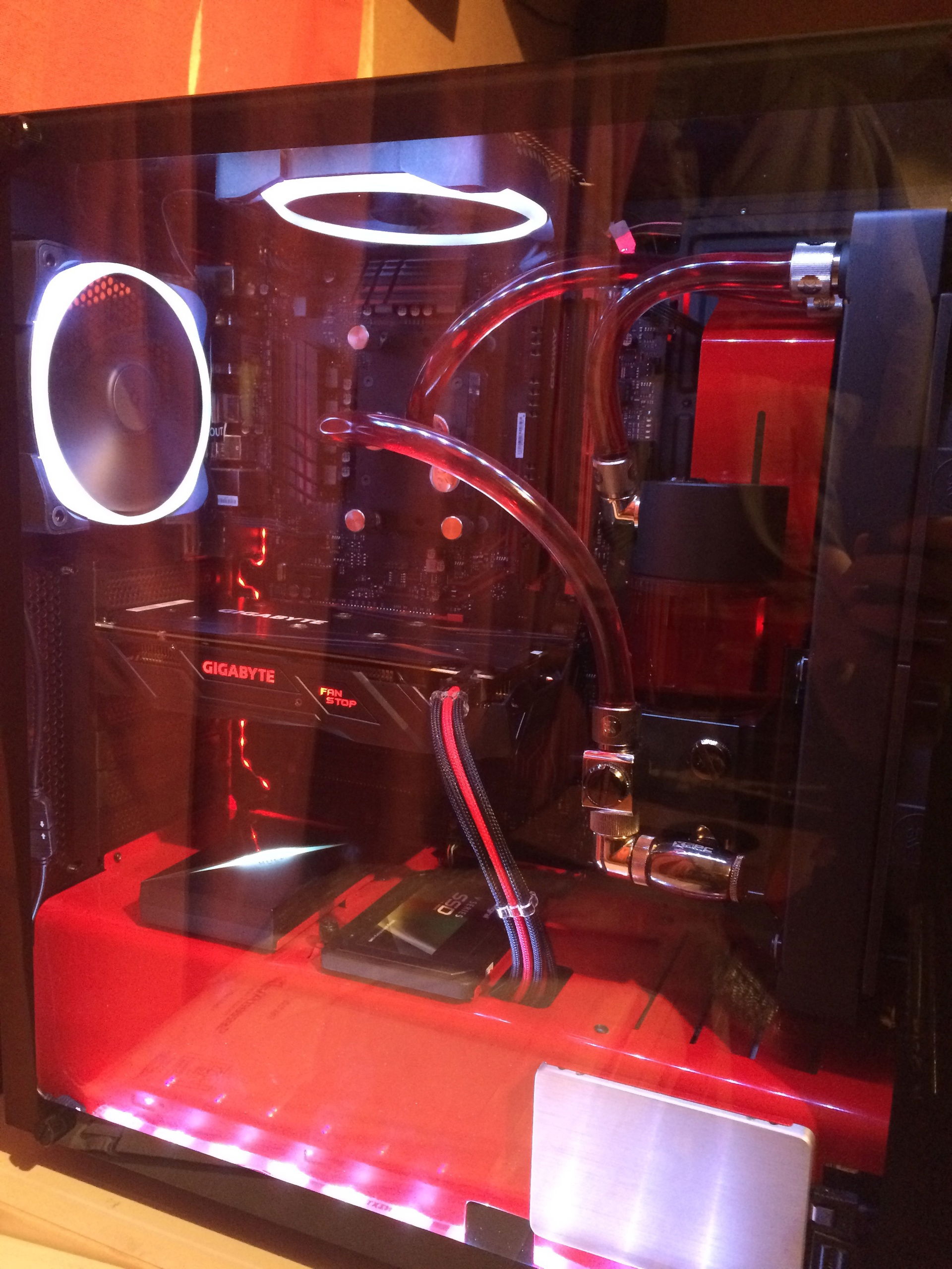 Red & Black Themed Custom Build » builds.gg