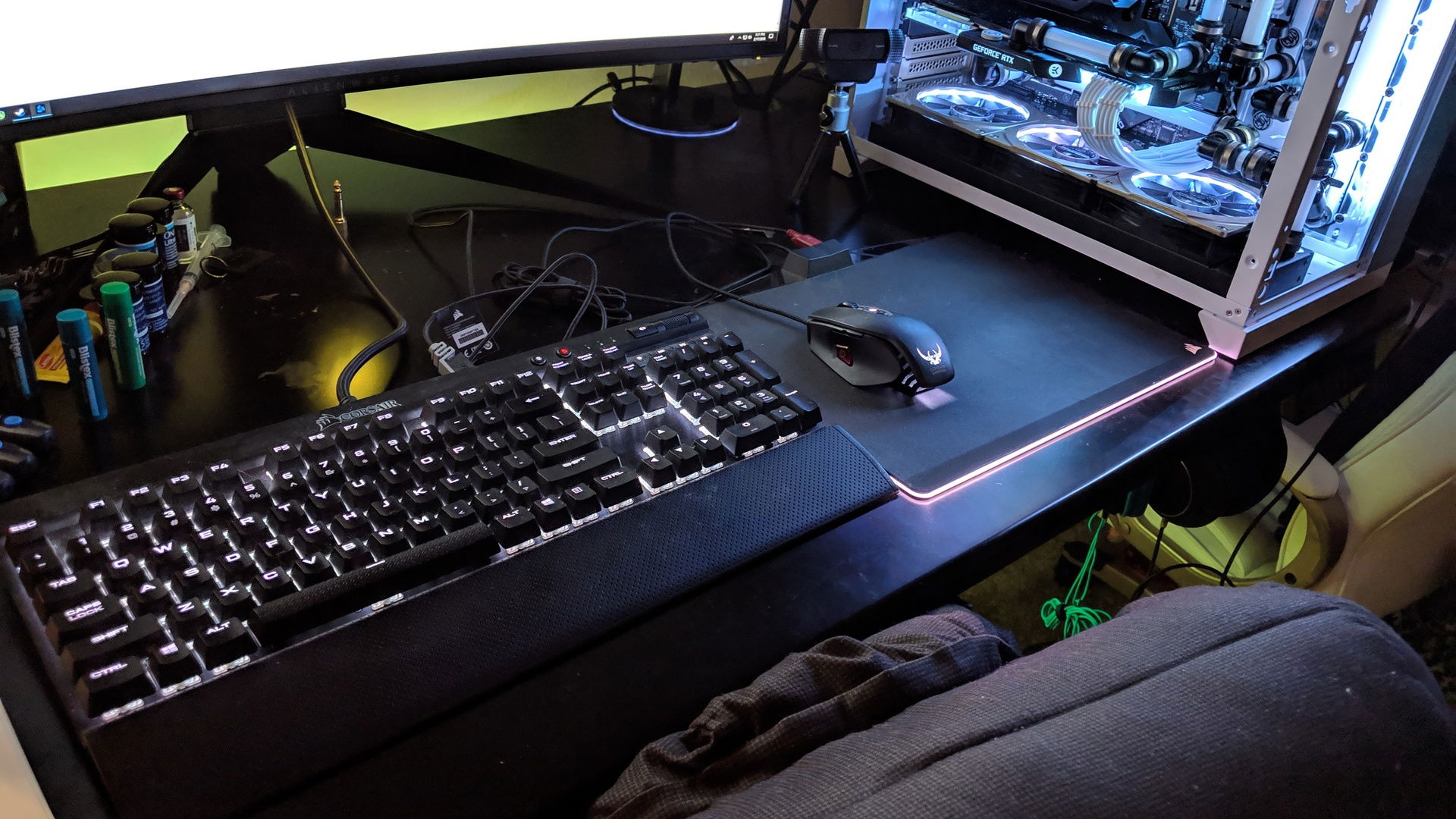 Gold/Black and White build » builds.gg