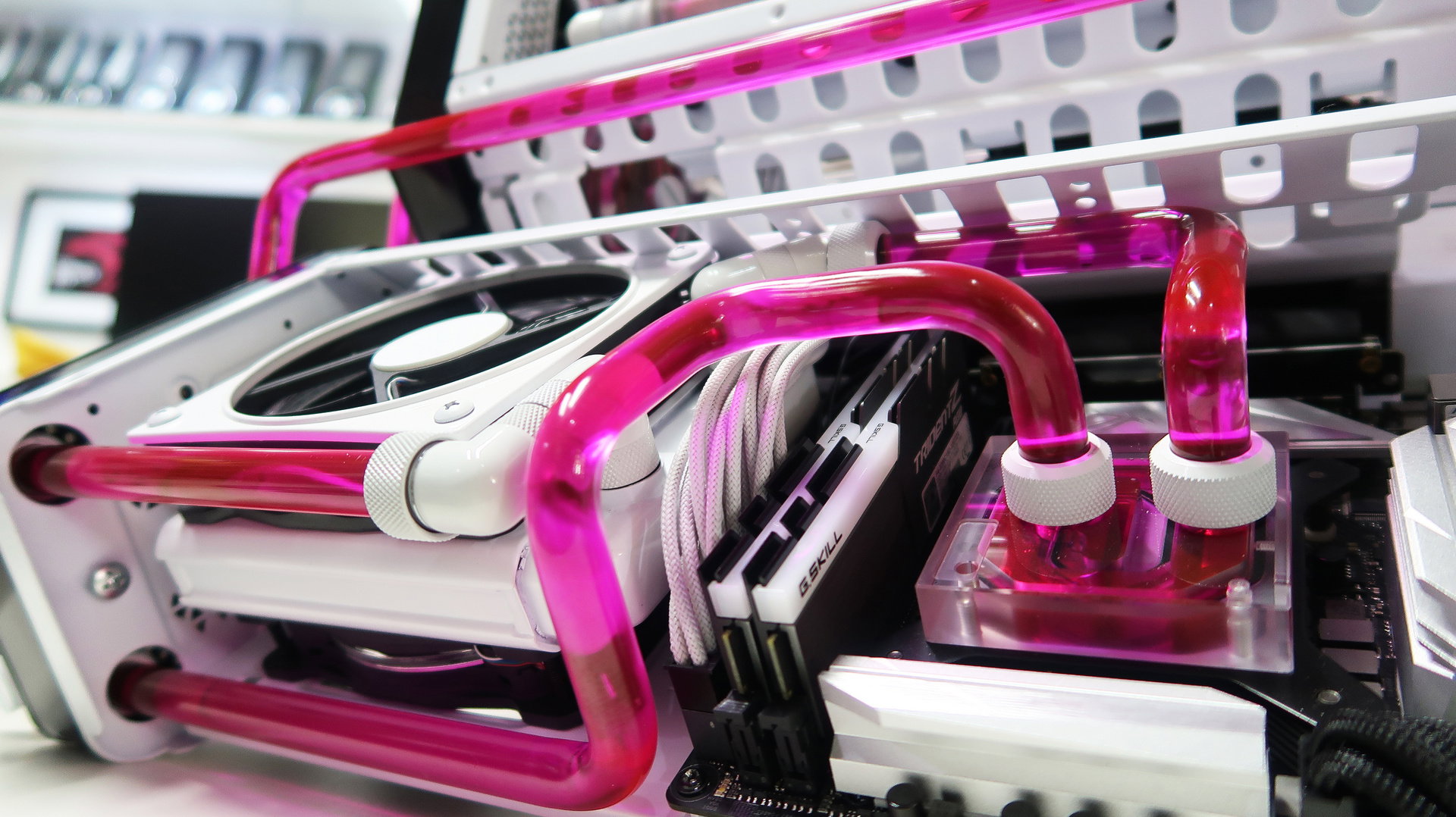 Custom Pc Build #42 " Trinity " Deepcool Tristellar Mini itx Pink Build ...
