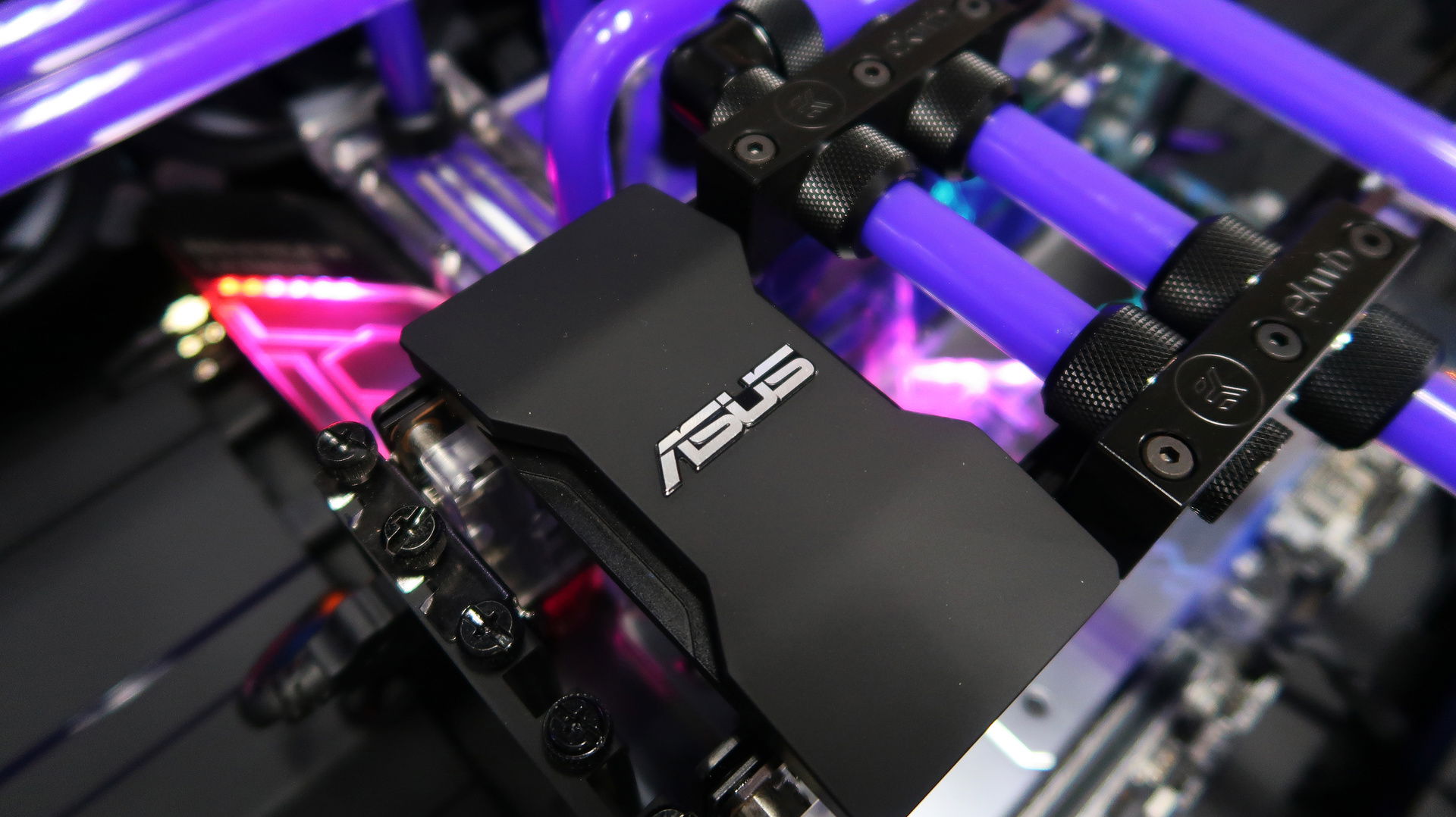 Custom Pc Build #40 "Genesis" Lian Li Dk-04 Beastly Watercooled Desk PC ...