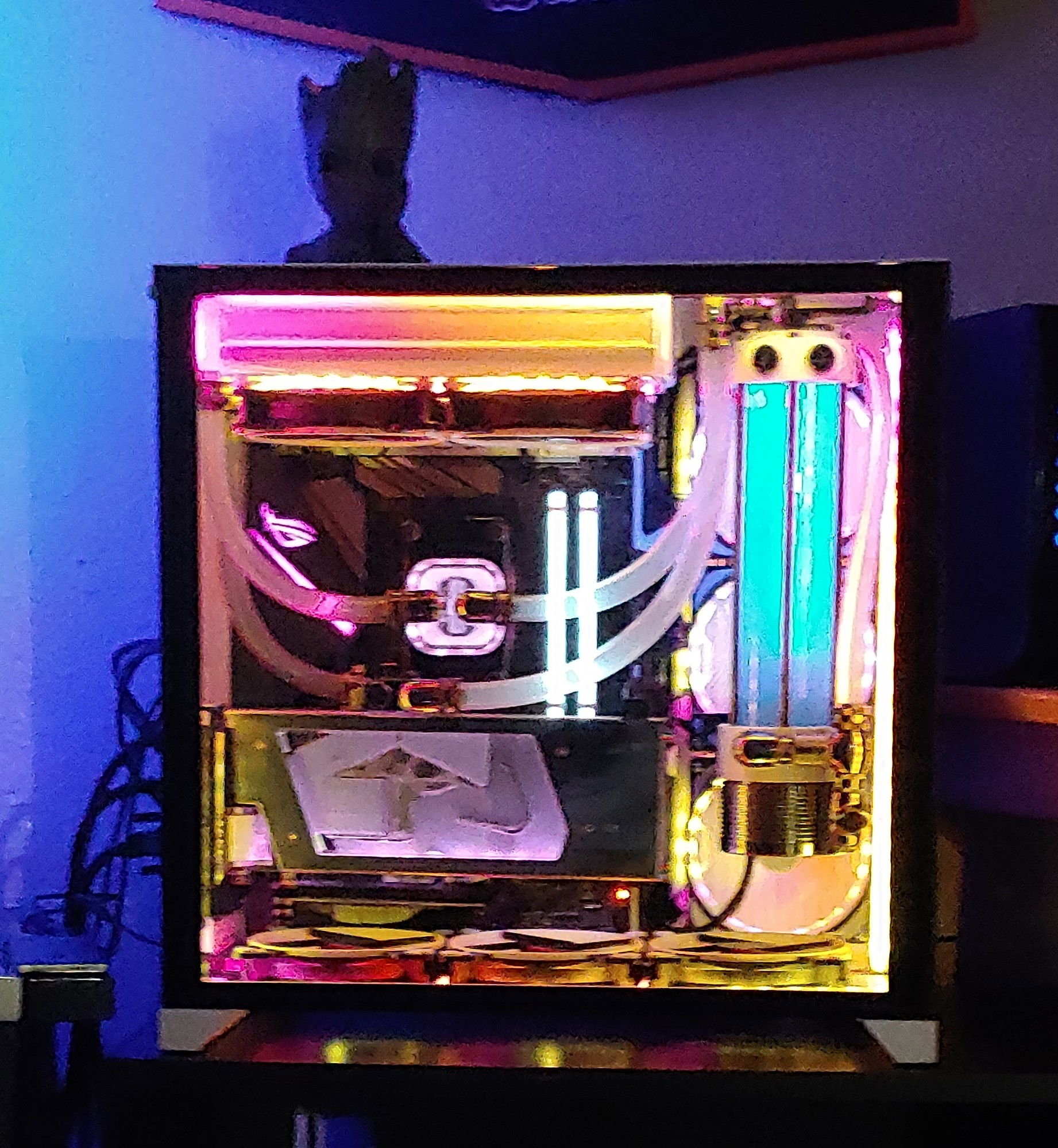 I AM GROOT!!! My first custom loop with insane RGB overkill » builds.gg