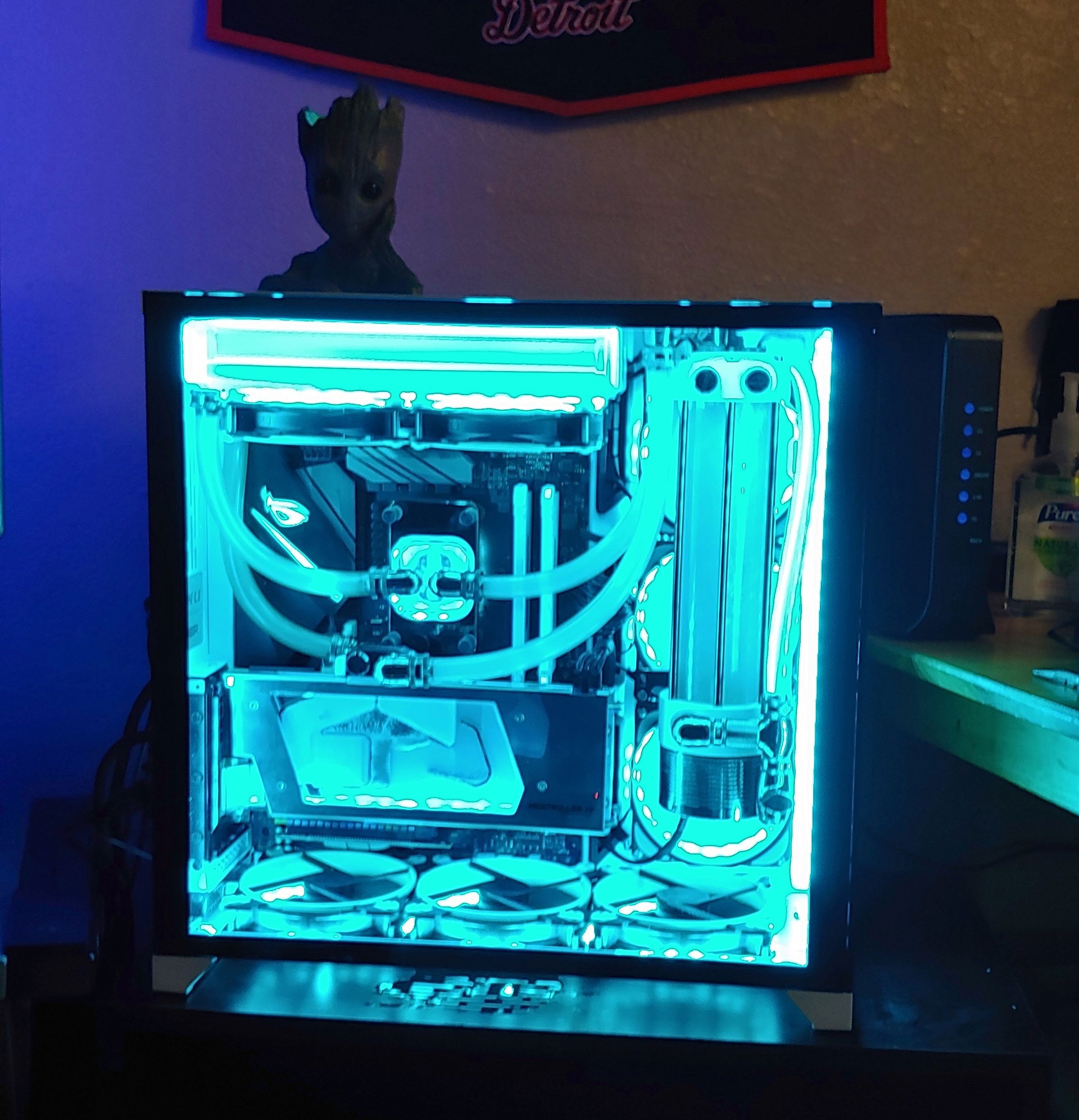 I AM GROOT!!! My first custom loop with insane RGB overkill » builds.gg