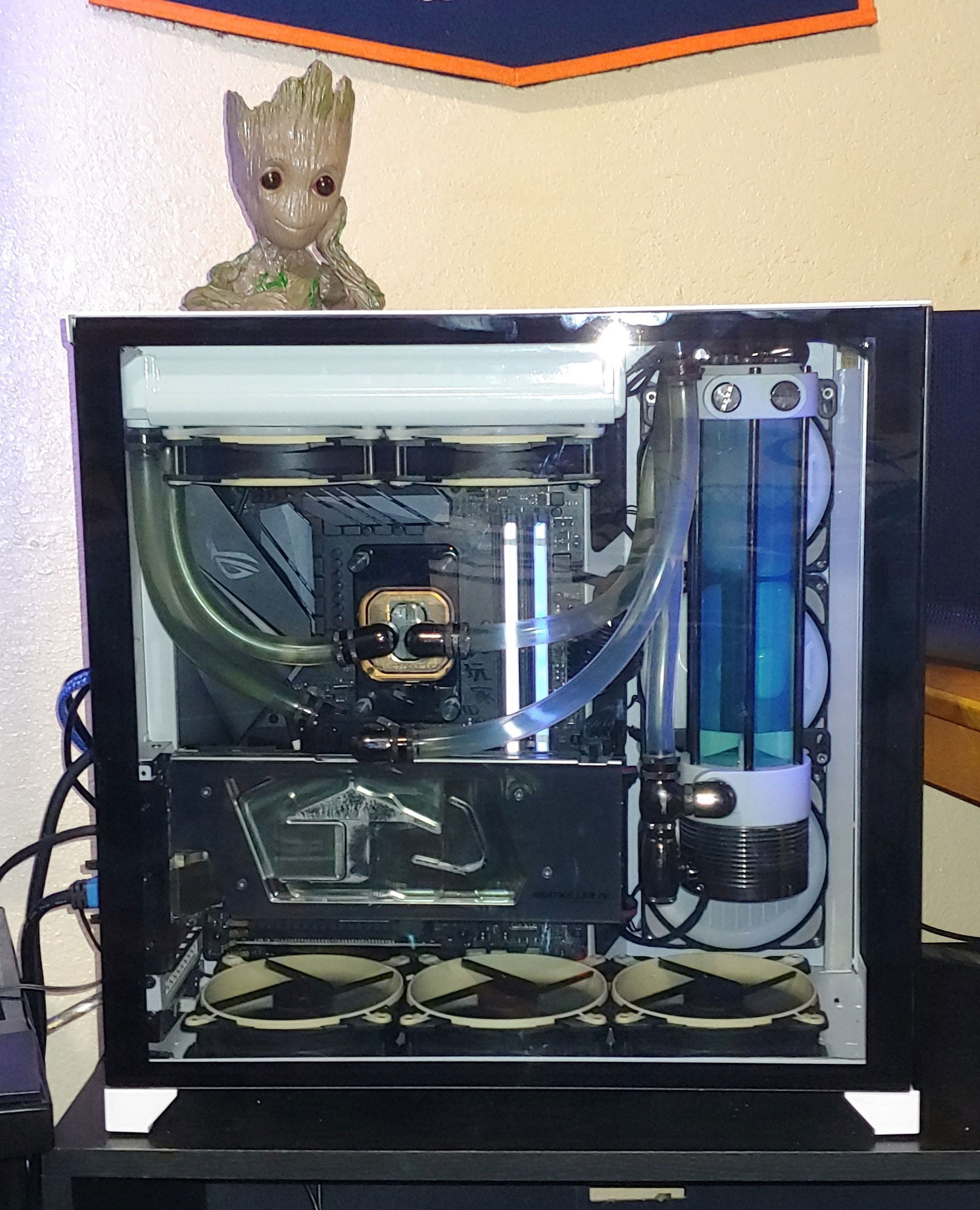 I AM GROOT!!! My first custom loop with insane RGB overkill » builds.gg