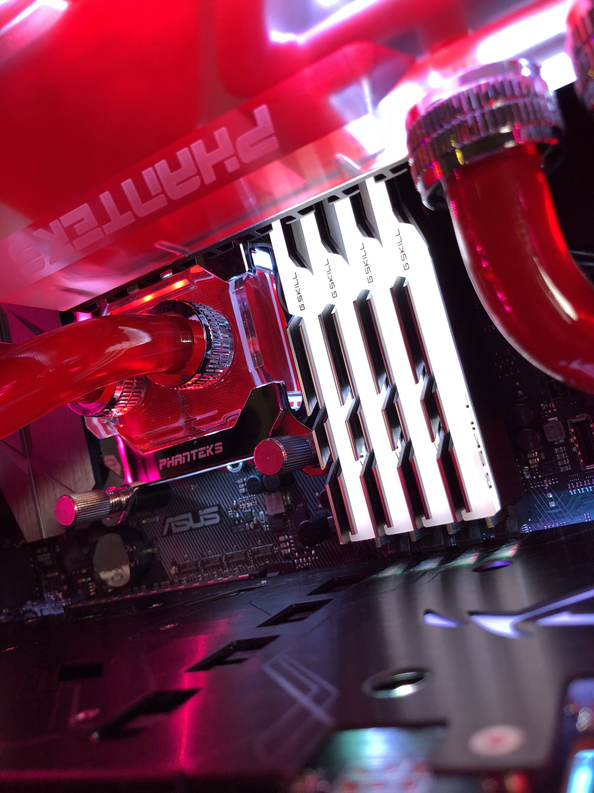 Red Tesseract » builds.gg