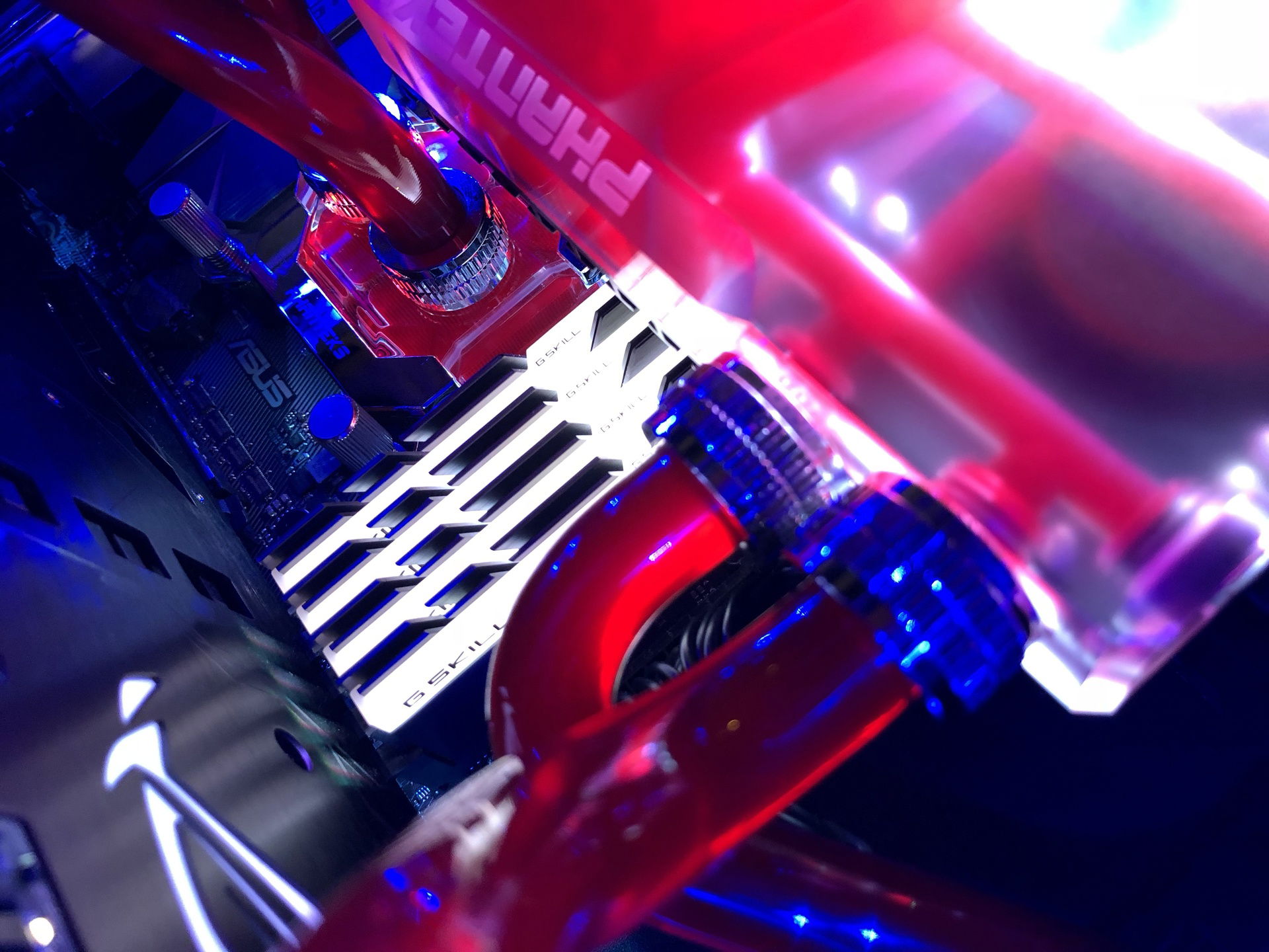 Red Tesseract » builds.gg