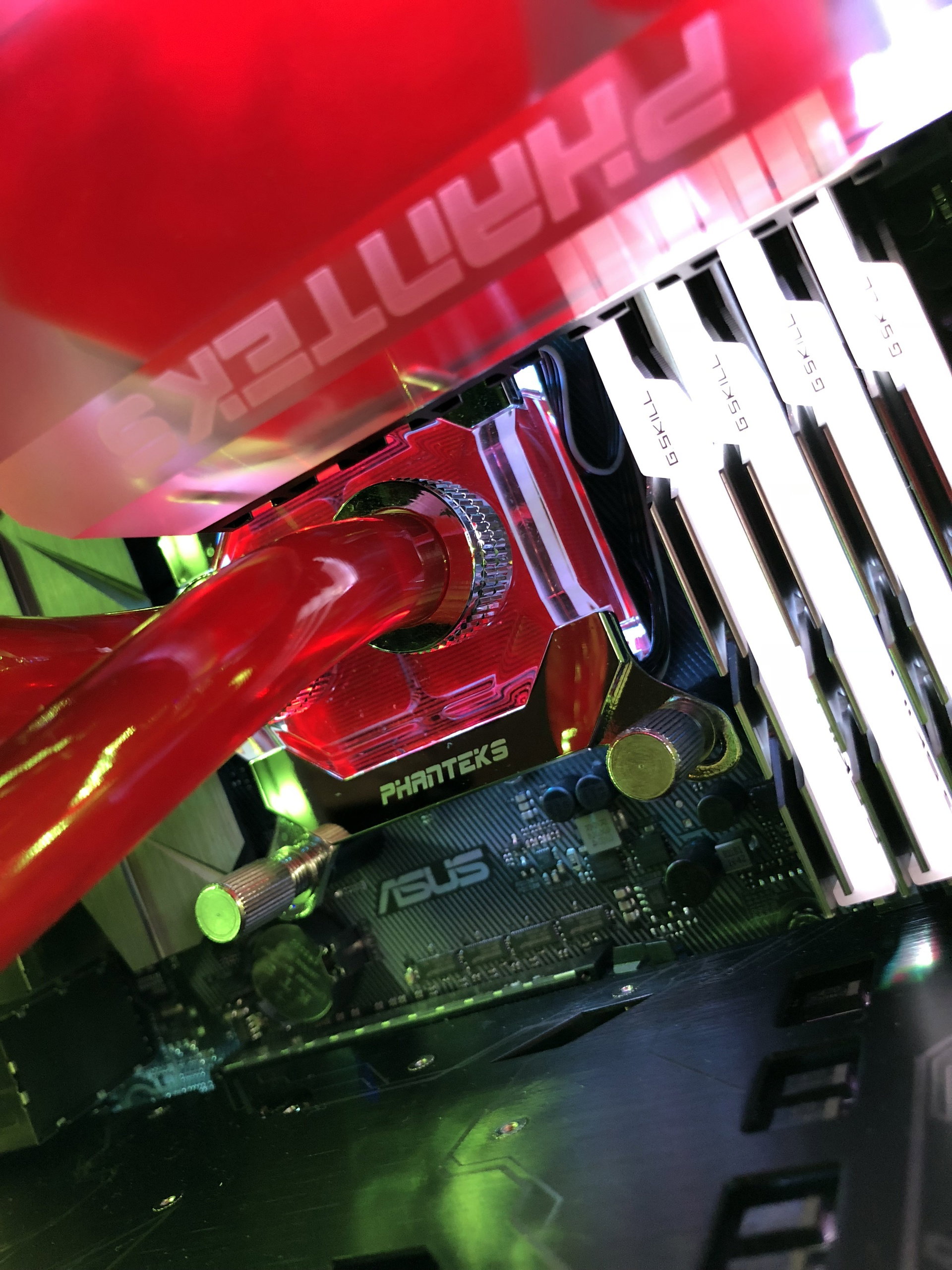 Red Tesseract » builds.gg