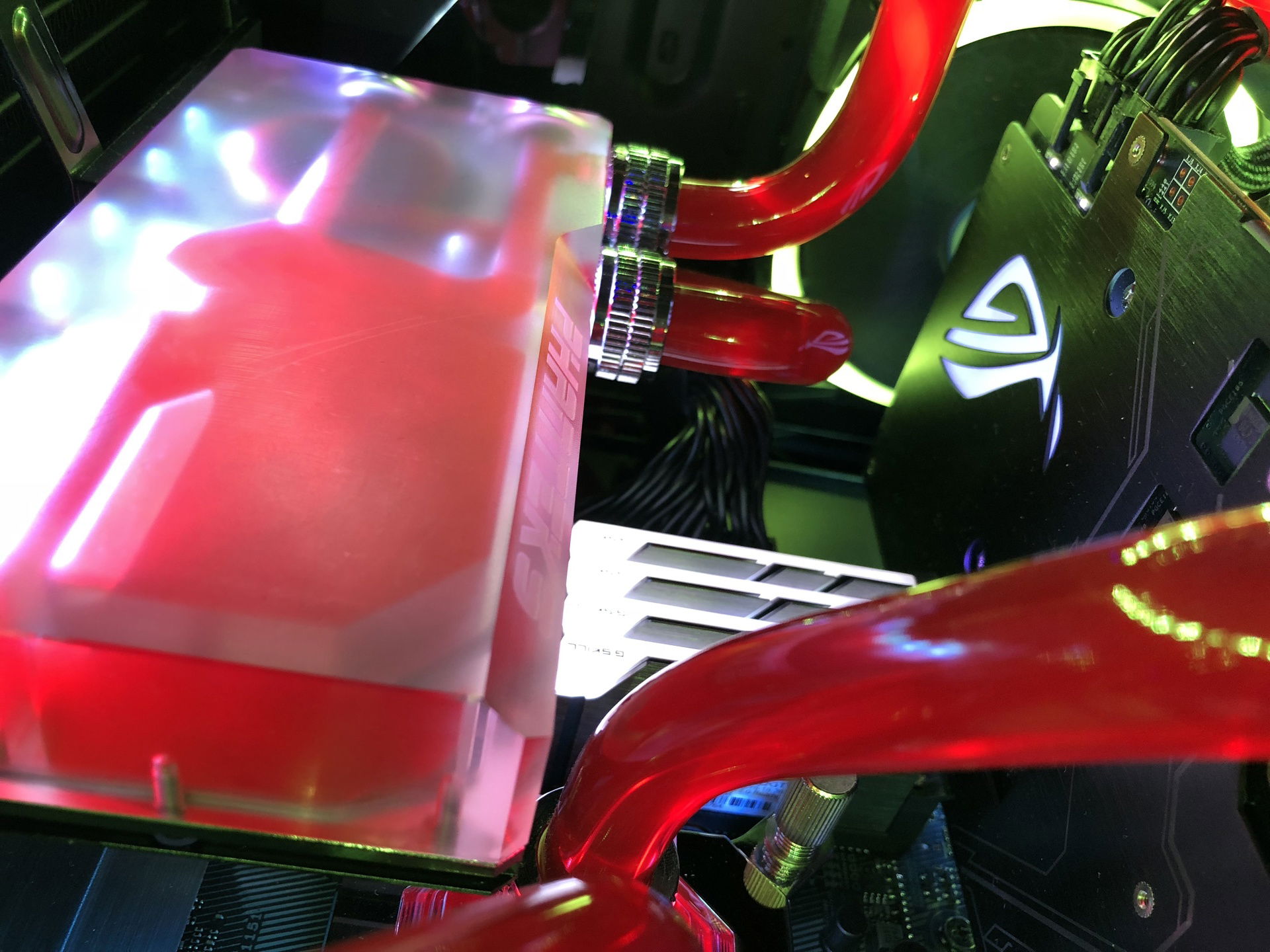 Red Tesseract » builds.gg