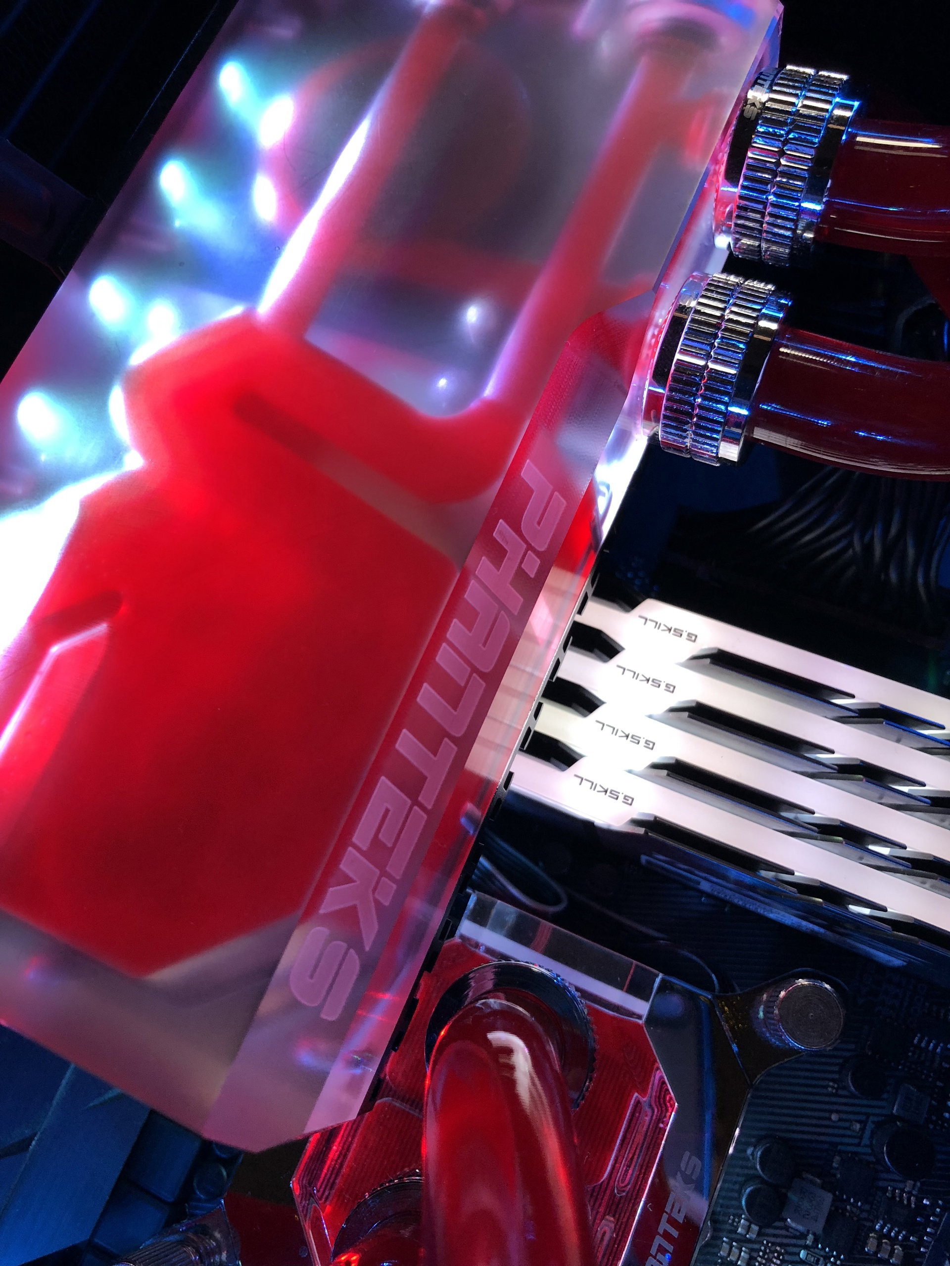 Red Tesseract » builds.gg