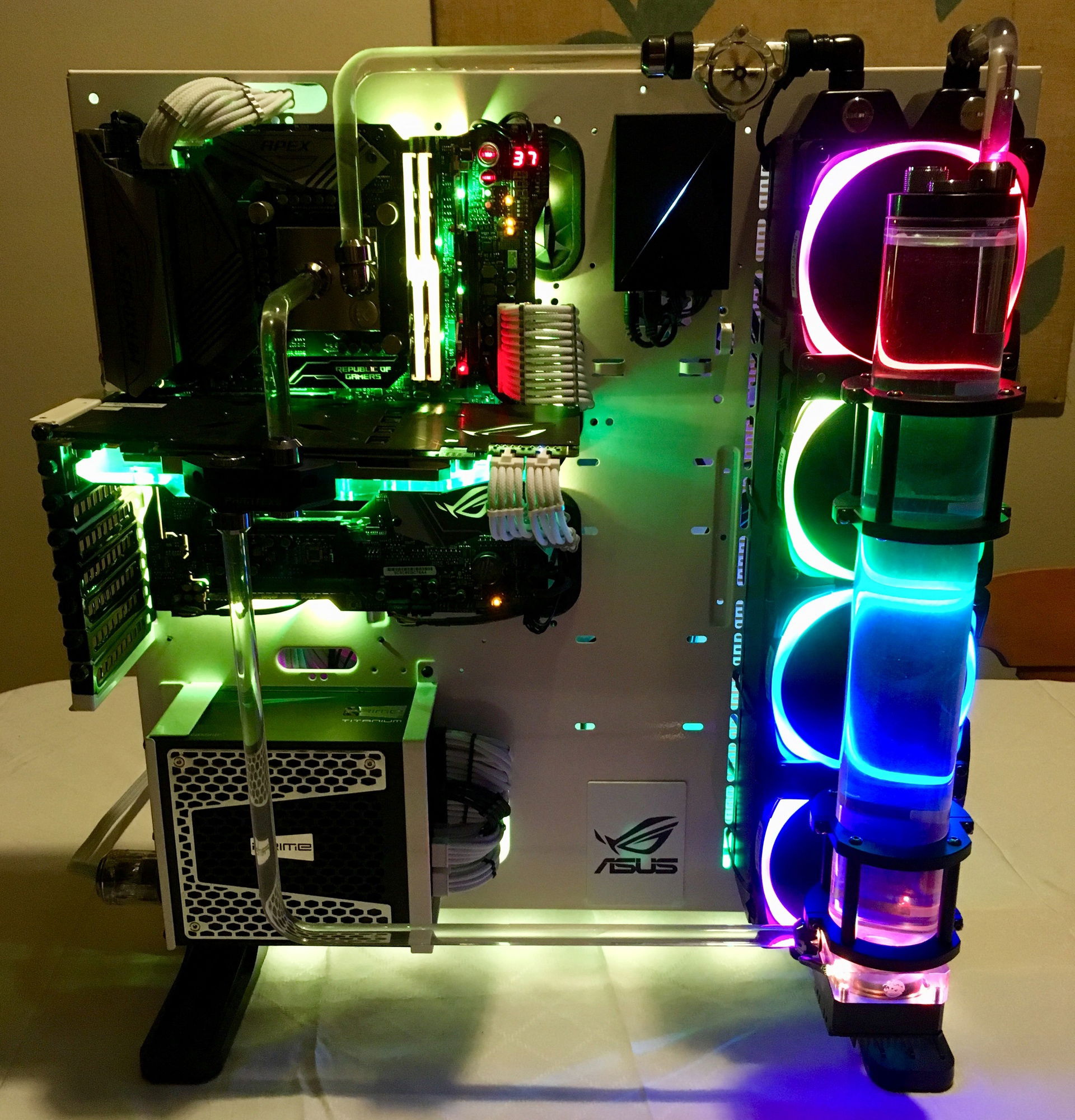 White Thermaltake Core P5 » builds.gg