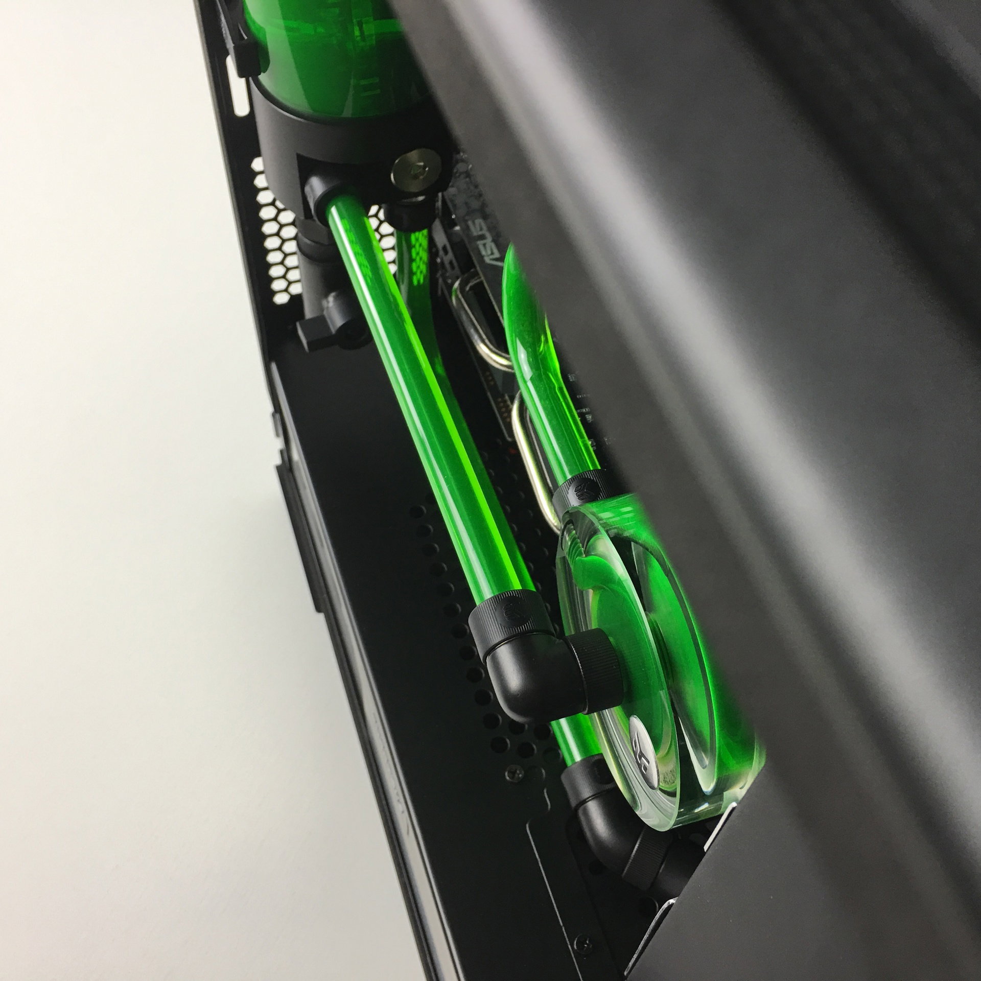 Build siliconart002 - Streaming PC, with full custom cables. » builds.gg