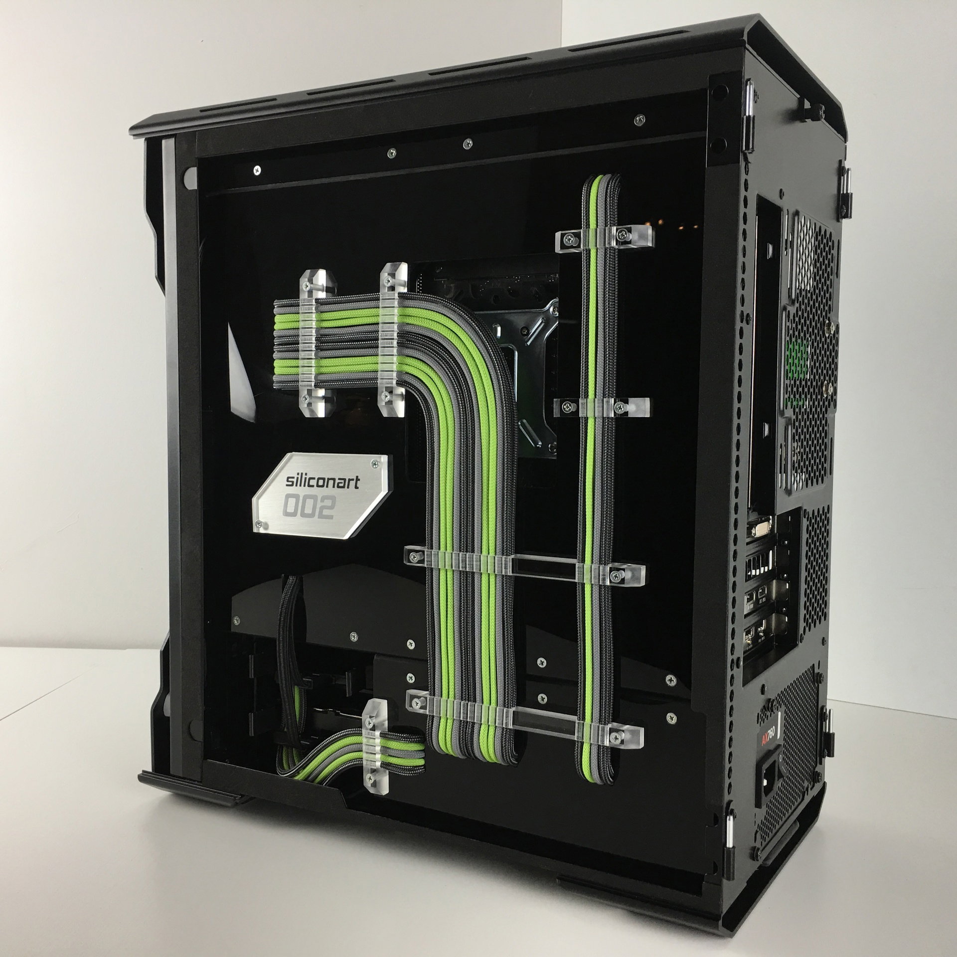 Build siliconart002 - Streaming PC, with full custom cables. » builds.gg