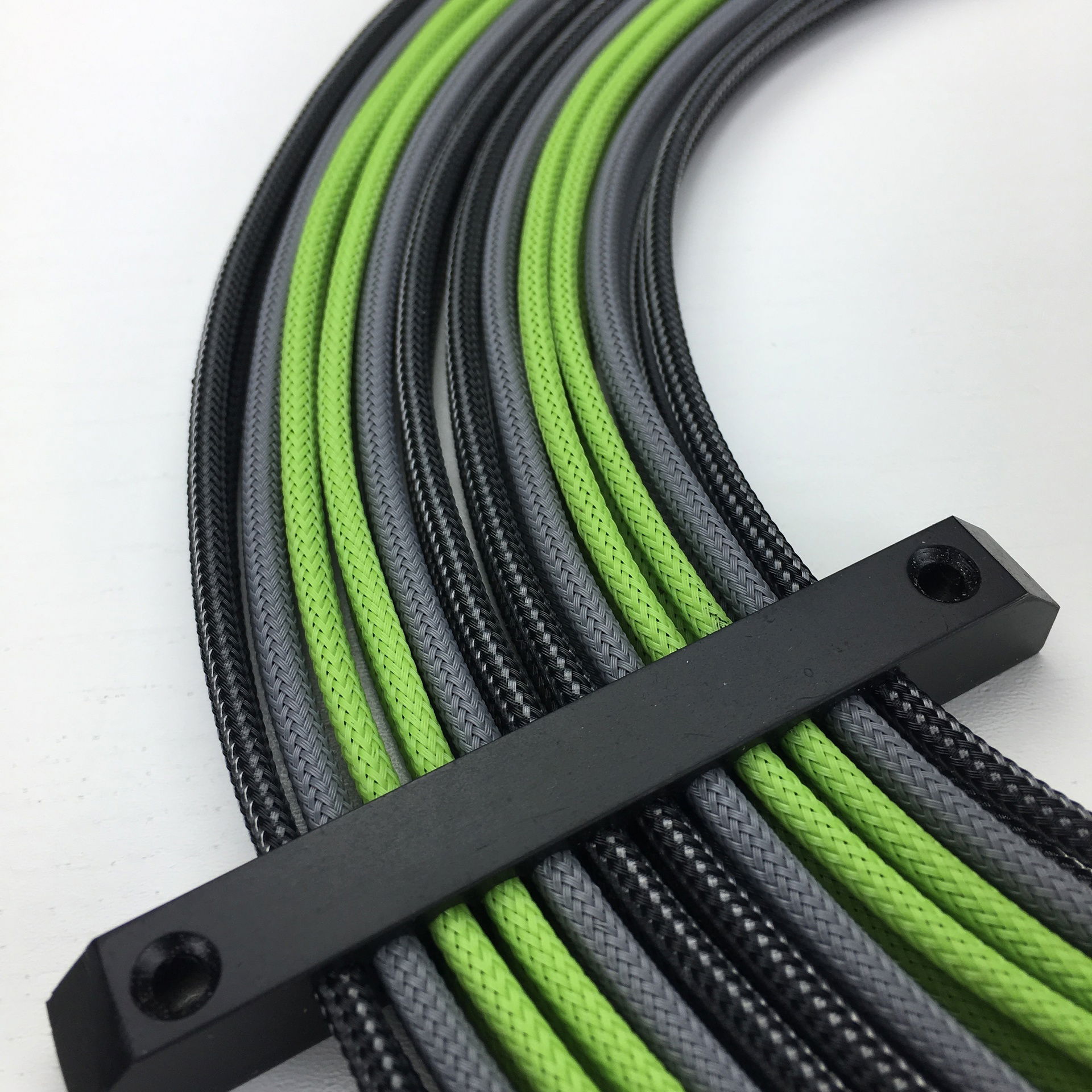 Build siliconart002 - Streaming PC, with full custom cables. » builds.gg