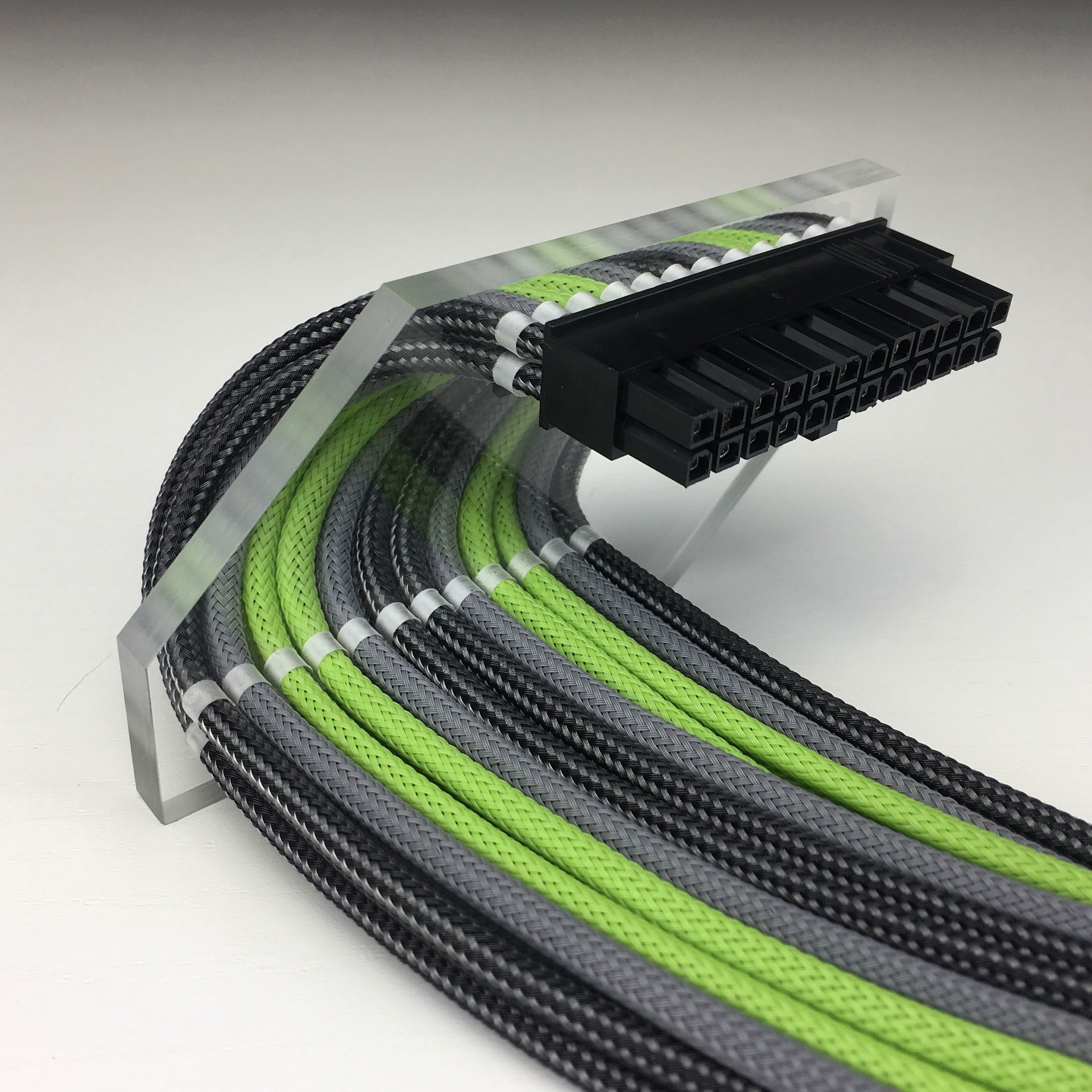 Build siliconart002 - Streaming PC, with full custom cables. » builds.gg