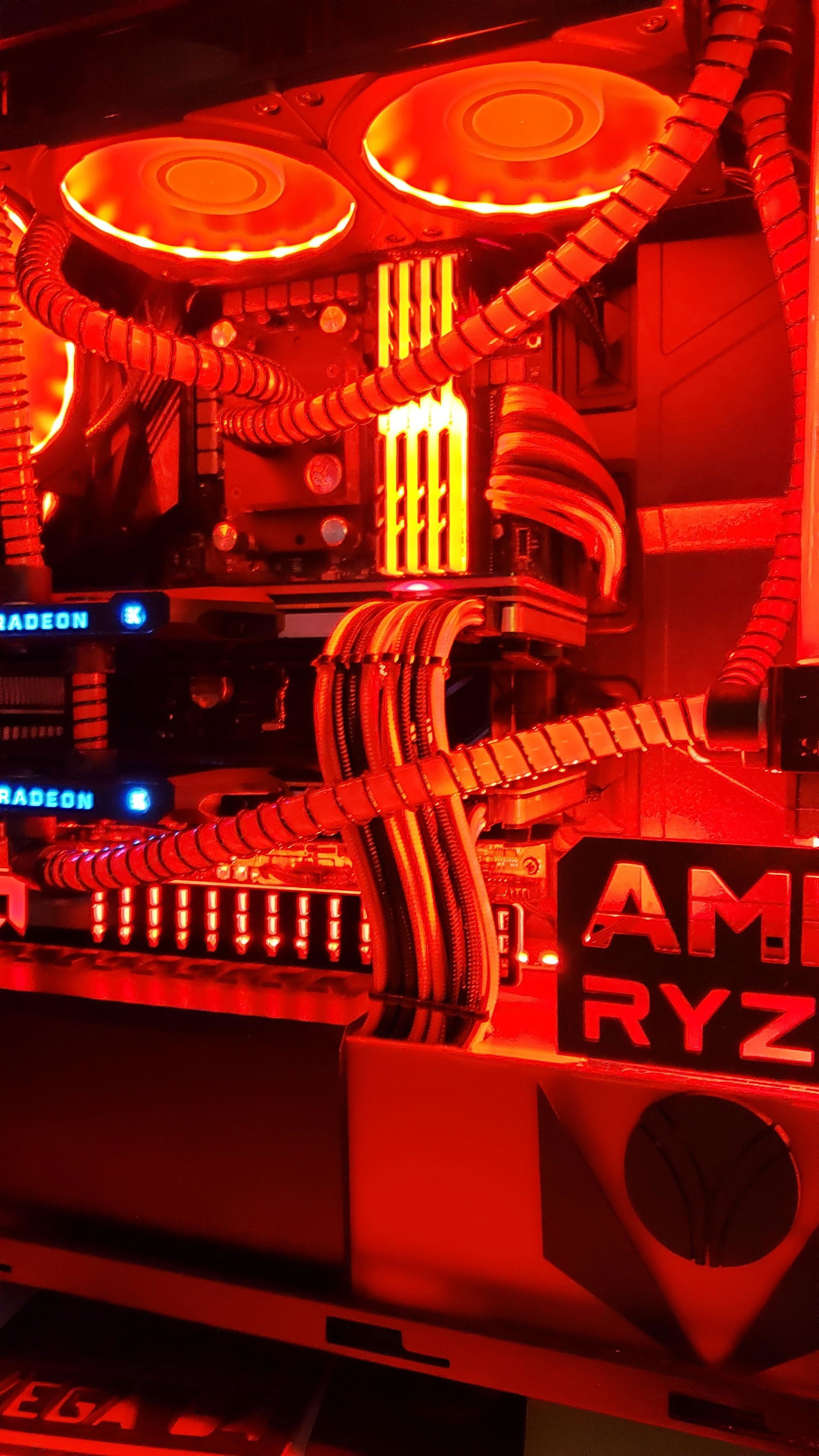 AMD Crossfire Vega 64's - Loved the looks of this build! » builds.gg
