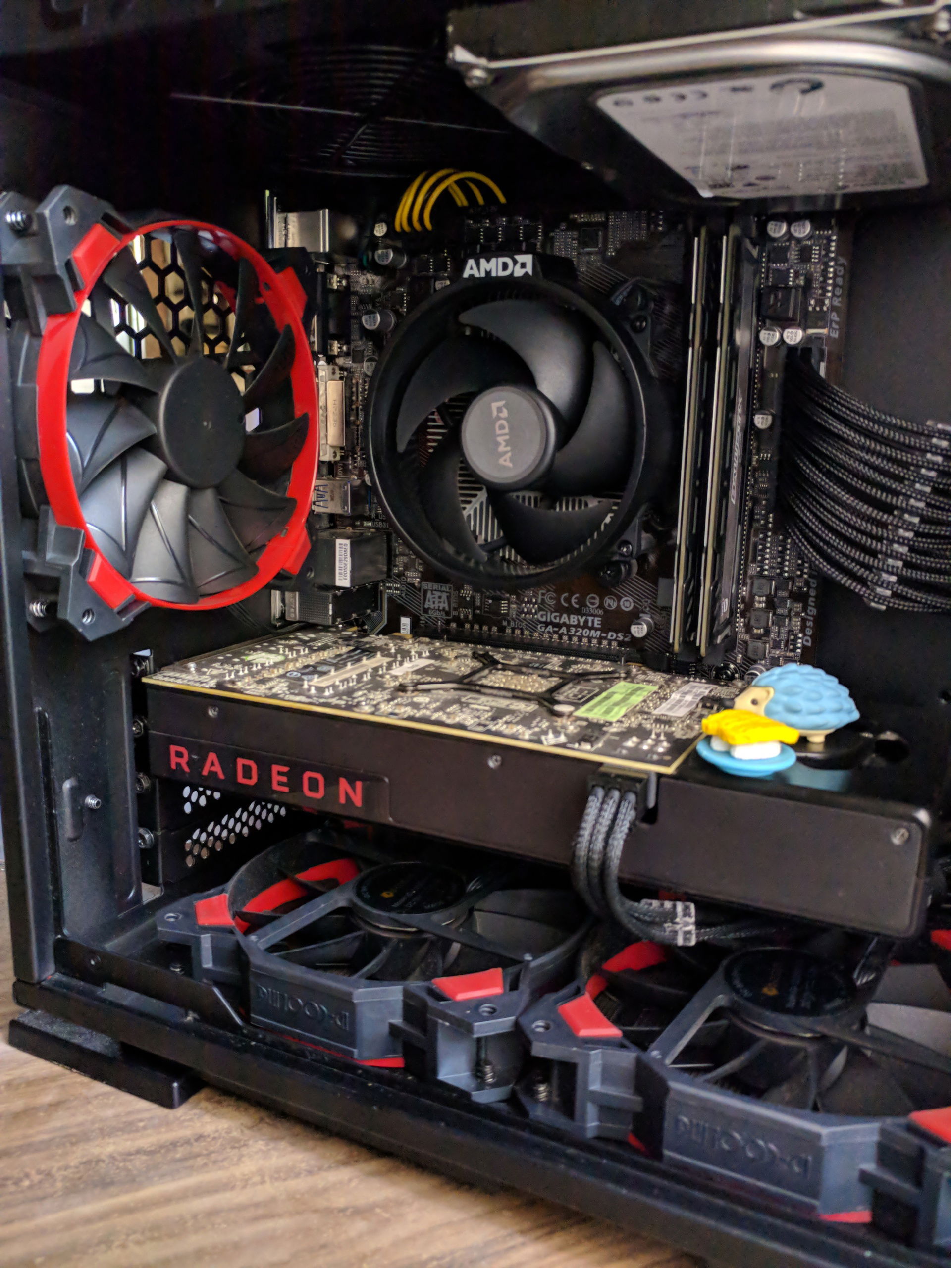 monochrome v2 » builds.gg