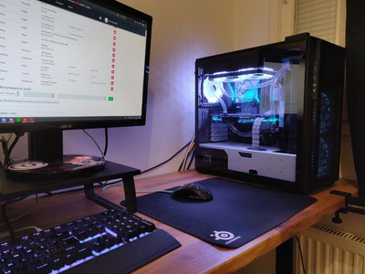 Lian Li O11 XL, custom loop, front distro plate, black & yellow » builds.gg