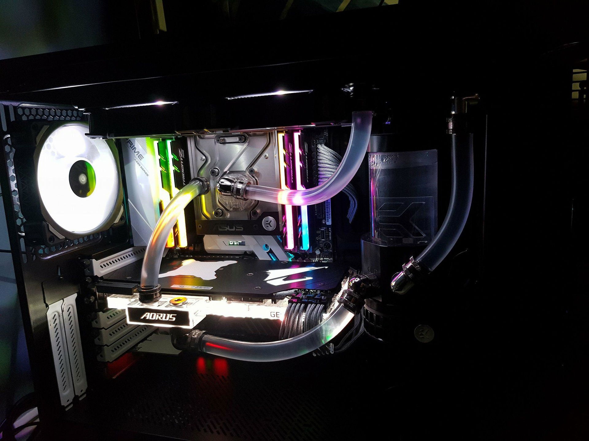 Define R6 Custom Watercooled Build » builds.gg