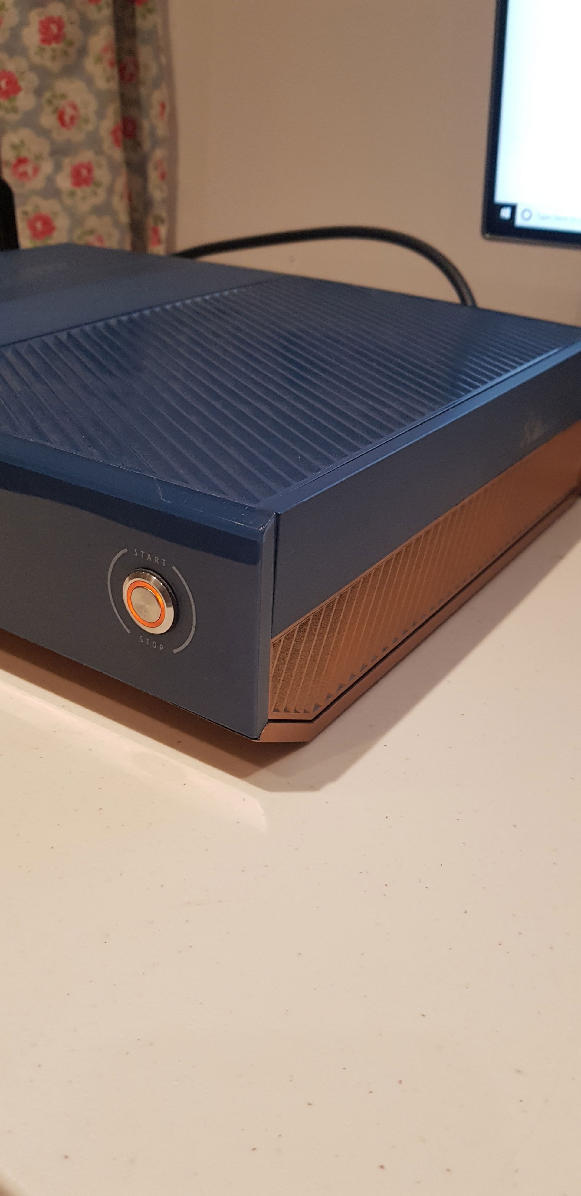 Custom Modded liquid cooled PC in XBOX » builds.gg