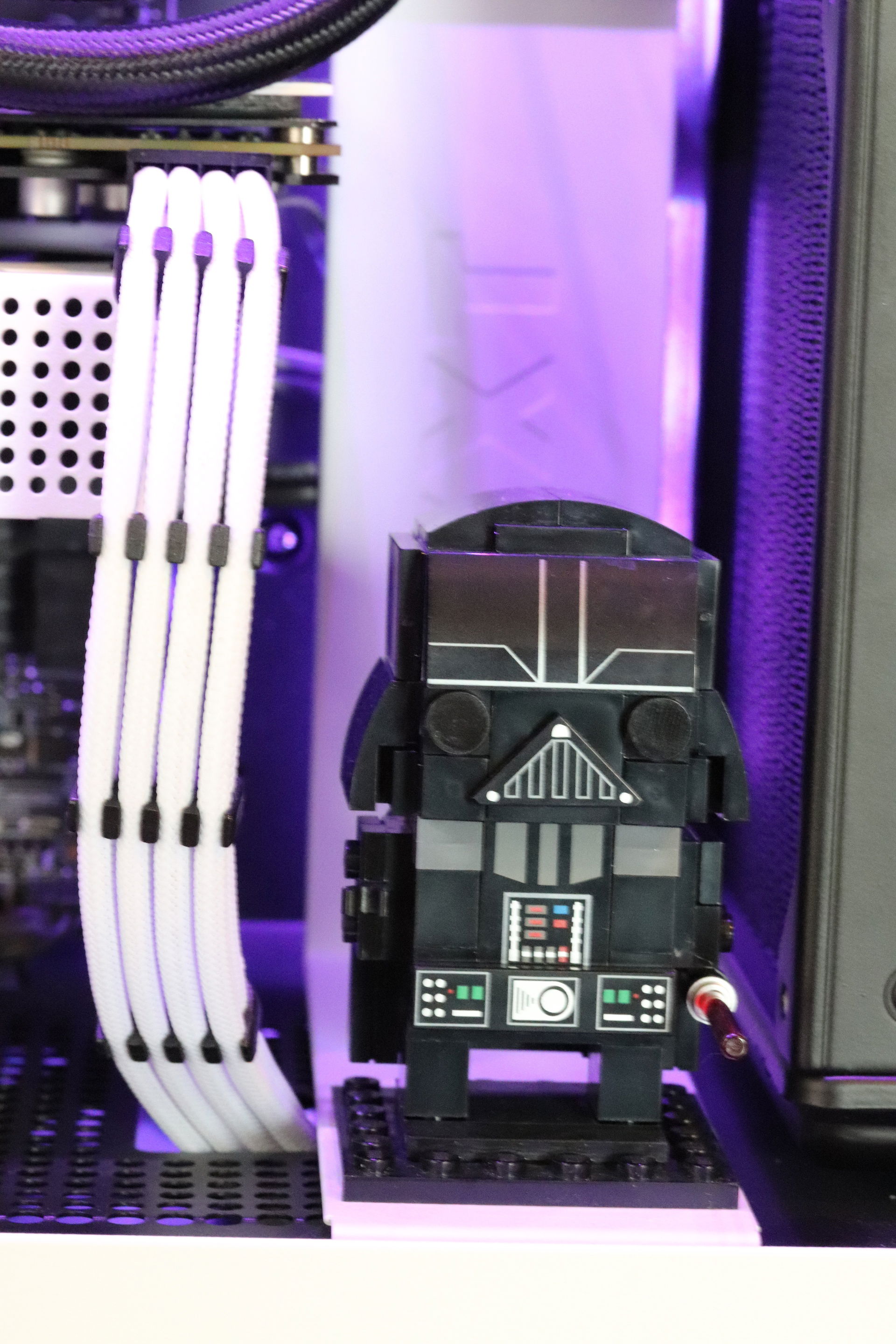 Stormtrooper Gaming PC » builds.gg