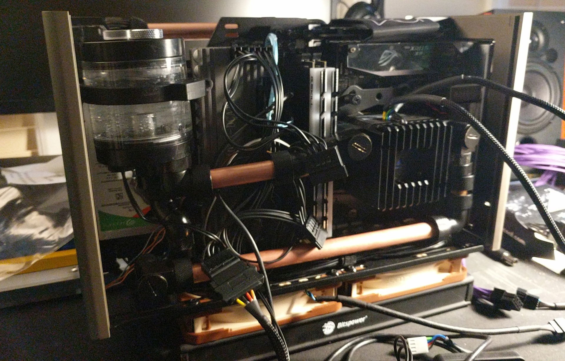 Watercooled Loque Ghost S1 » builds.gg