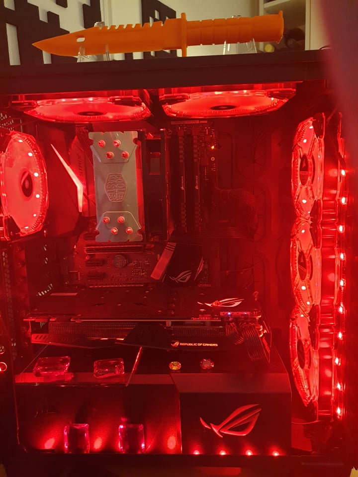 Asus ROG Strix Corsair » builds.gg