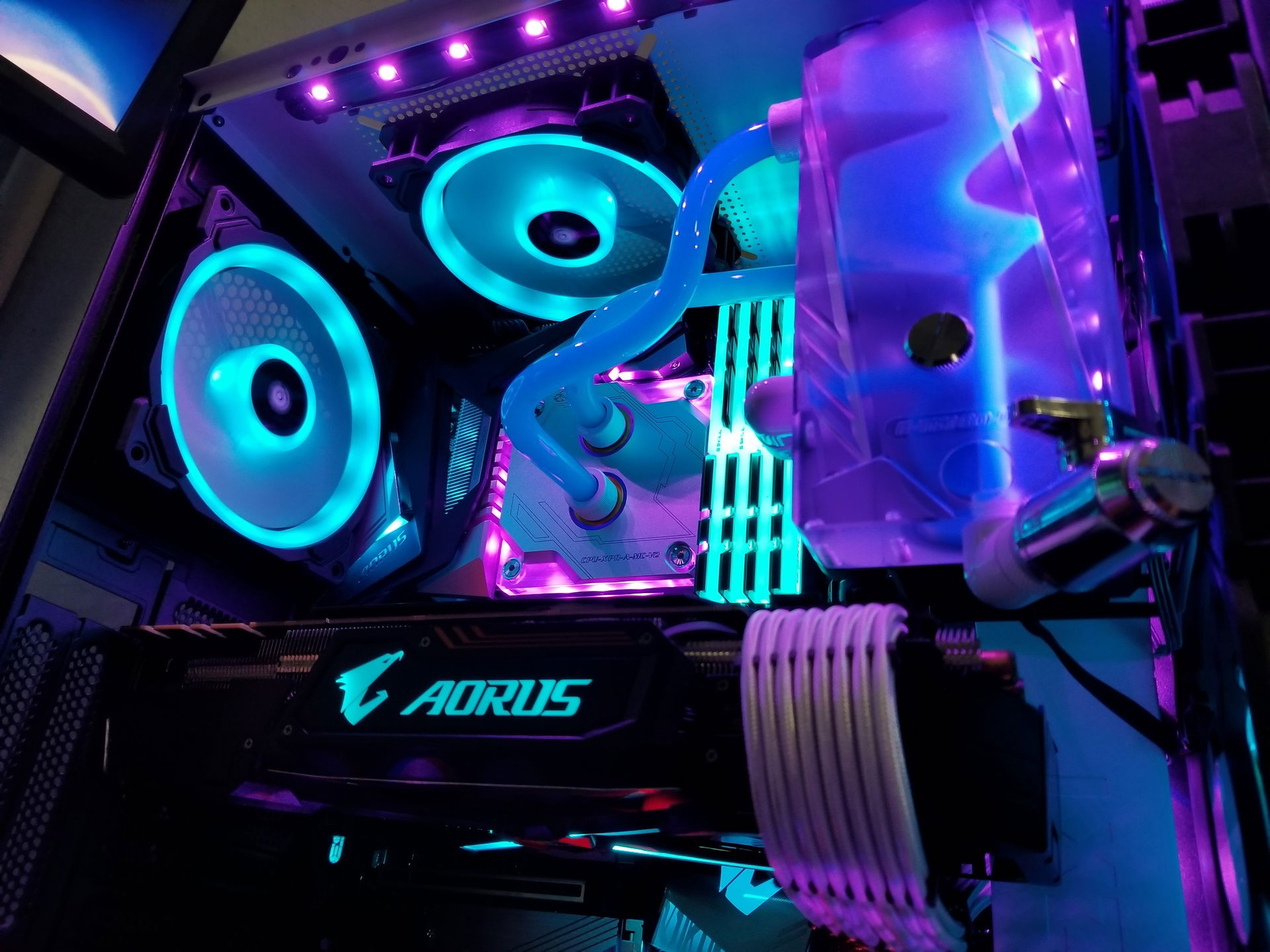 Custom Loop in an NZXT H500i » builds.gg