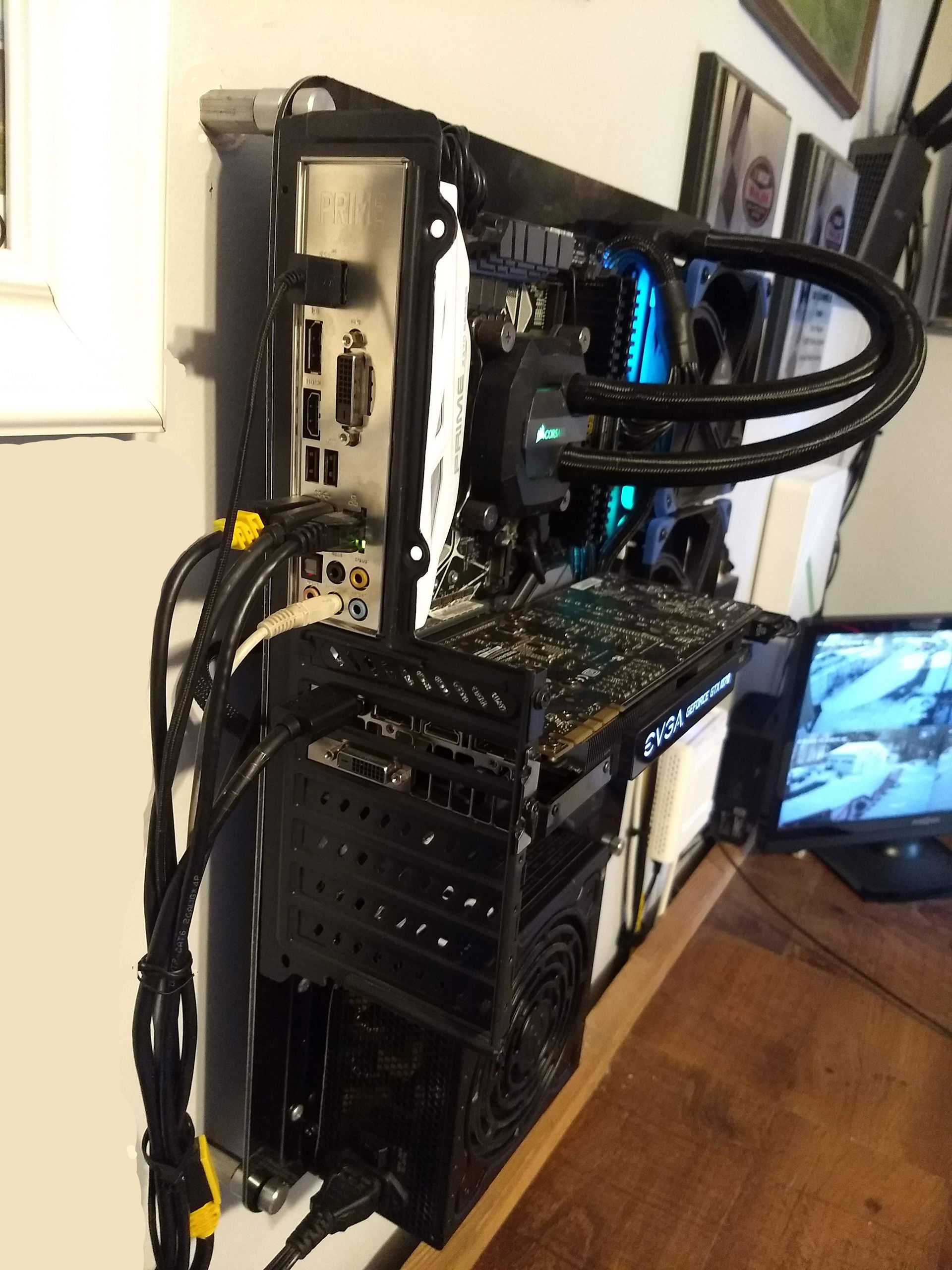 Wall Mount Monster » builds.gg