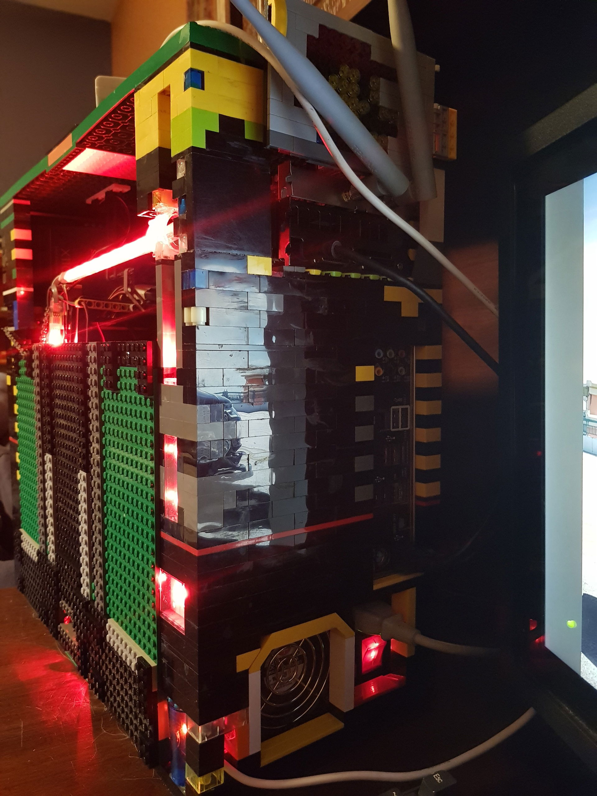 100% Authentic Lego Gaming, Video editing & Programing Desktop » builds.gg